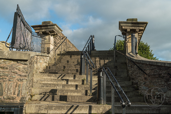 A Glimpse of the Londonderry City Walls - BIG tiny World Travel